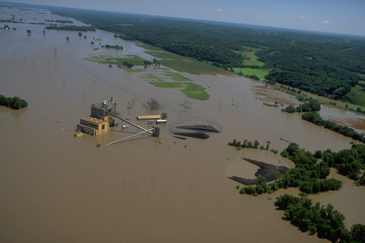 Imprisoned for Life for Causing the Great Flood of 1993 Just to Party