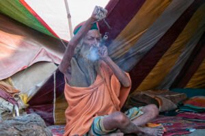 Amar Bharati, The Man who Raised his Arm in The Air for 50 years