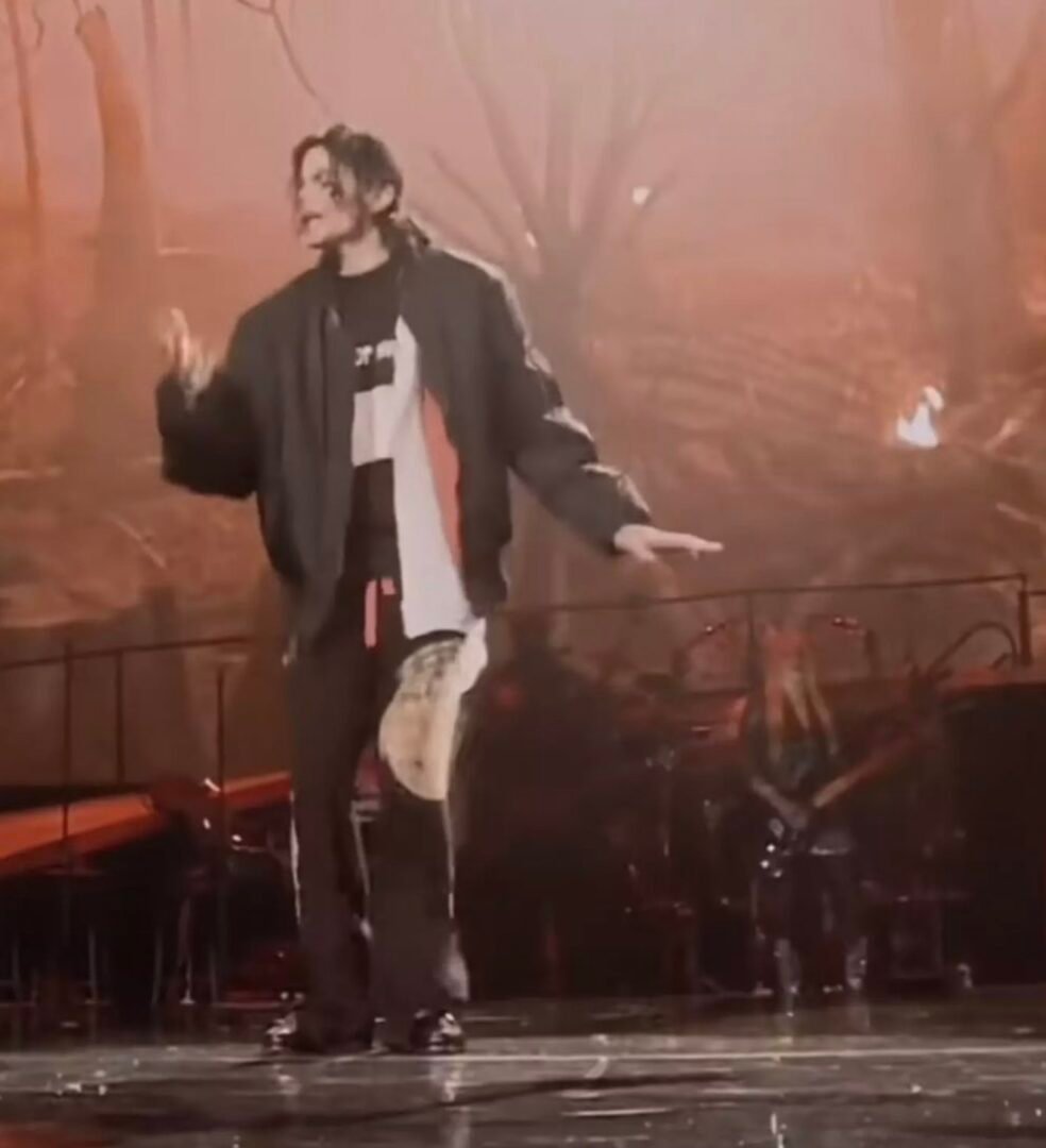 42 Tragic Final Photos Of Famous People Before Their Passing